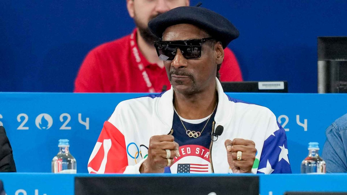 Snoop Dogg learns soccer commentator Andres Cantor’s goal call – NBC ...