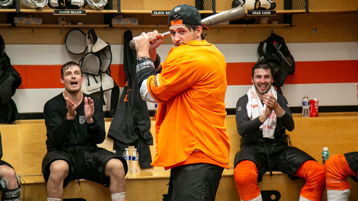Flyers salute Phillies with their victory bat, enjoy the song ‘Ferrari ...