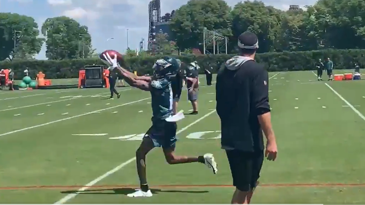 DeVonta Smith’s Eagles practice debut has excitement building – NBC ...