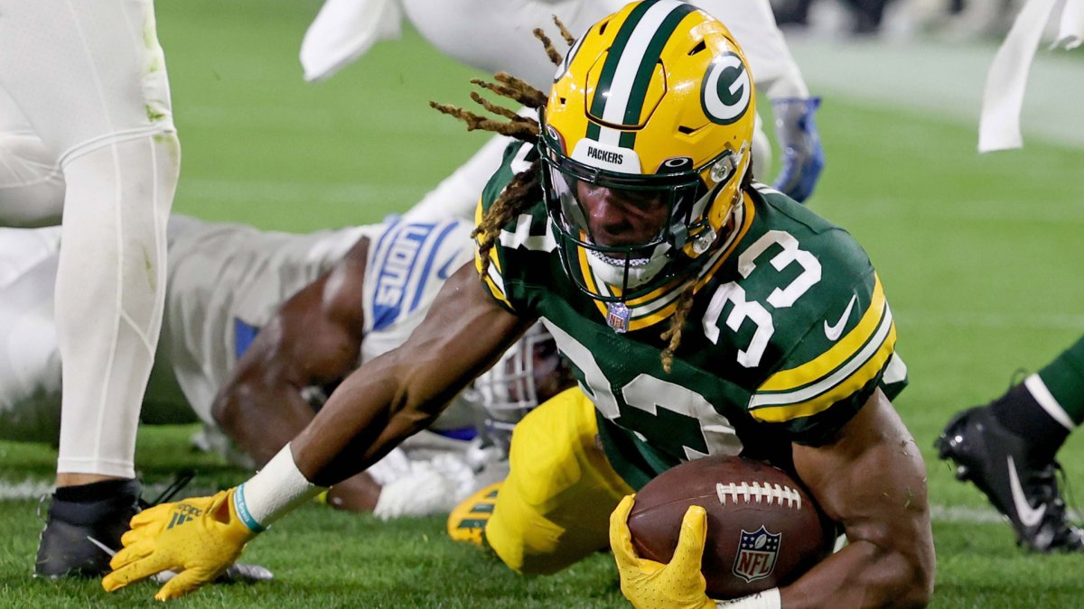 Aaron Jones lost chain that holds his father’s ashes after scoring TD ...