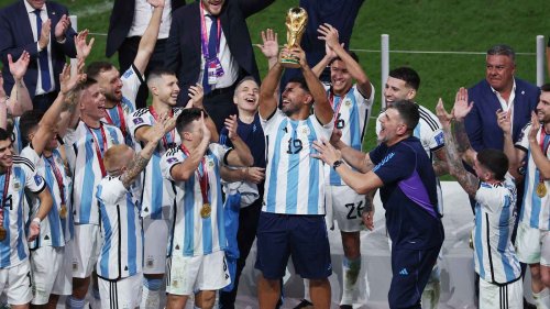 Sergio Aguero Celebrates World Cup Win With Argentina, Lionel Messi ...
