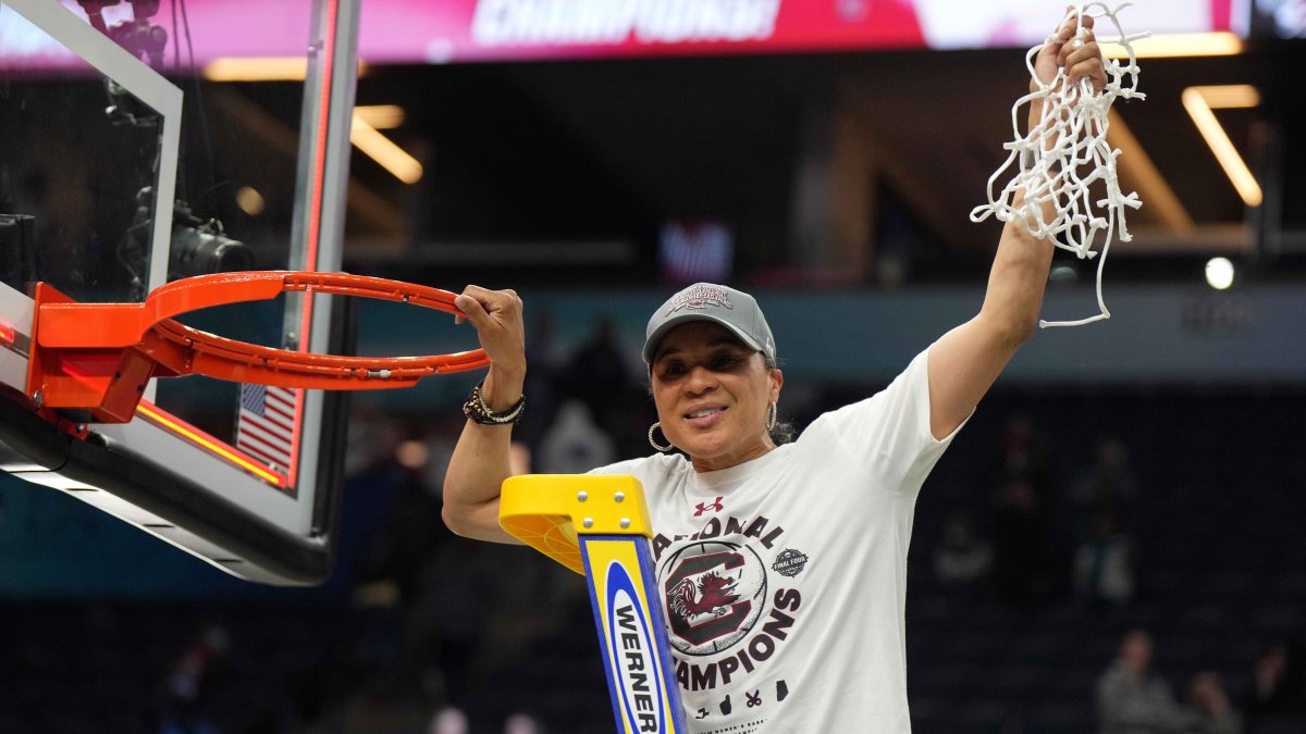Looking at Dawn Staley’s championships with South Carolina, Team USA ...