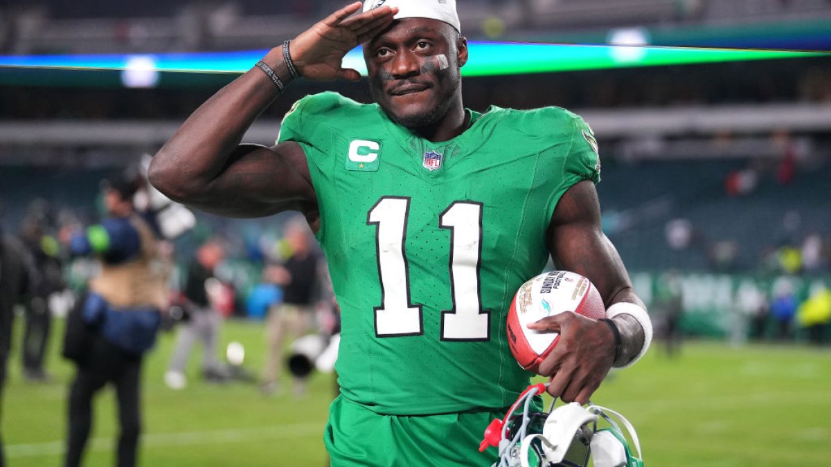 Eagles’ A.J. Brown talks Hall of Fame after outplaying Dolphins’ Tyreek ...