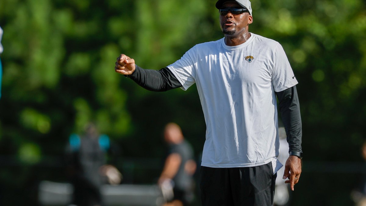 After two interviews with Eagles, coaching target Mike Caldwell joins ...