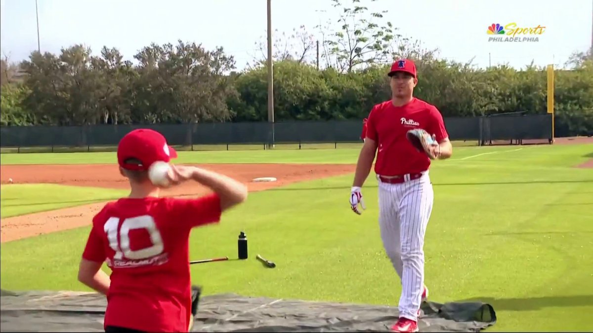J.T. Realmuto gives young Phillies fan a surprise he’ll always remember ...