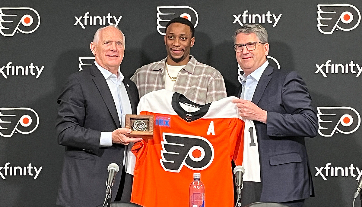 Flyers vs. Lightning briefly delayed, impacted by partial power outage ...