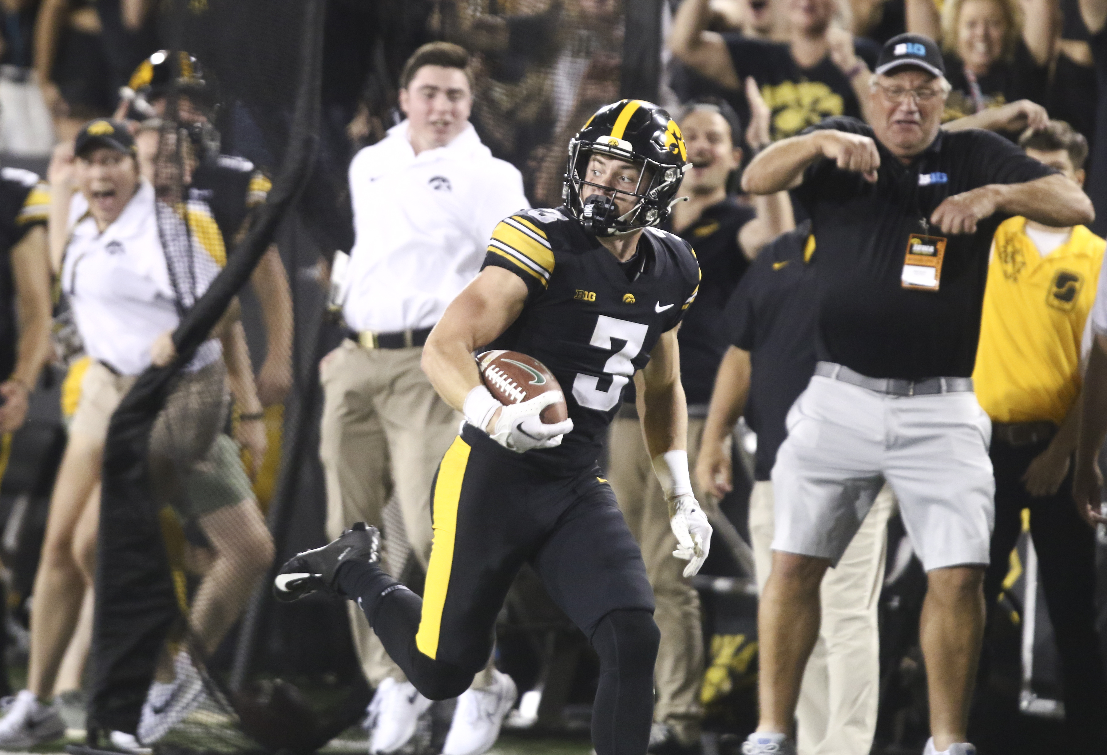 Eagles lose rookie Cooper DeJean for multiple weeks with injury – NBC ...