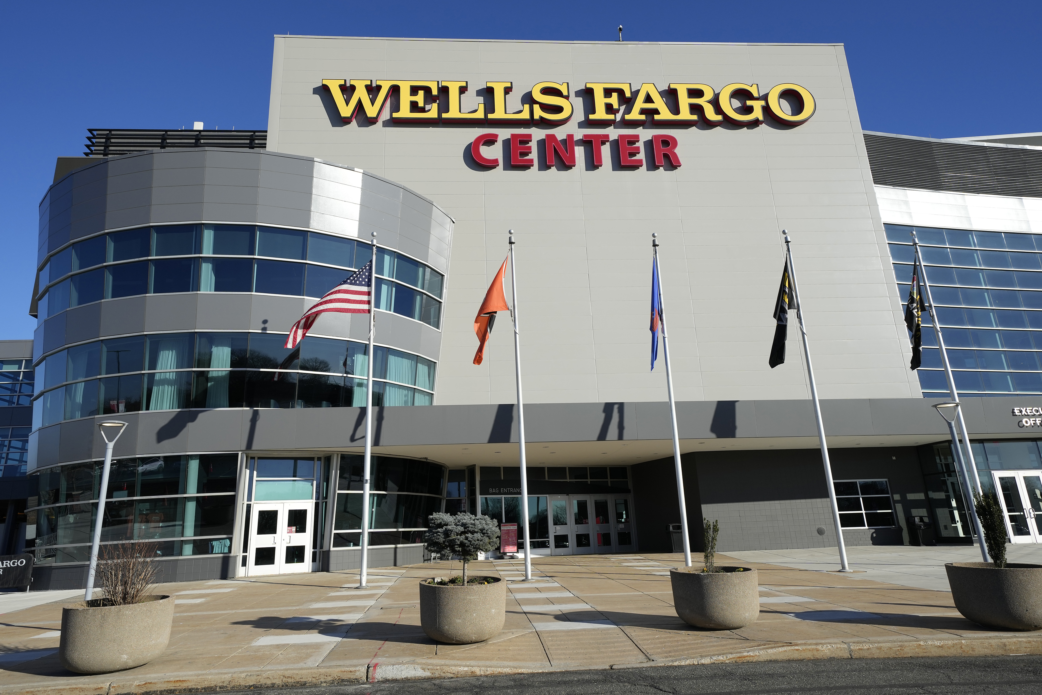 Wells Fargo Center bag policy for Flyers, Sixers 2024-25 season – NBC ...