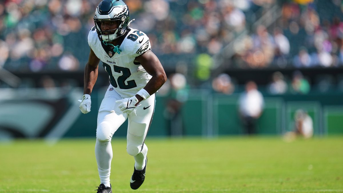 Eagles activate rookie WR Ainias Smith off Injured Reserve – NBC Sports ...
