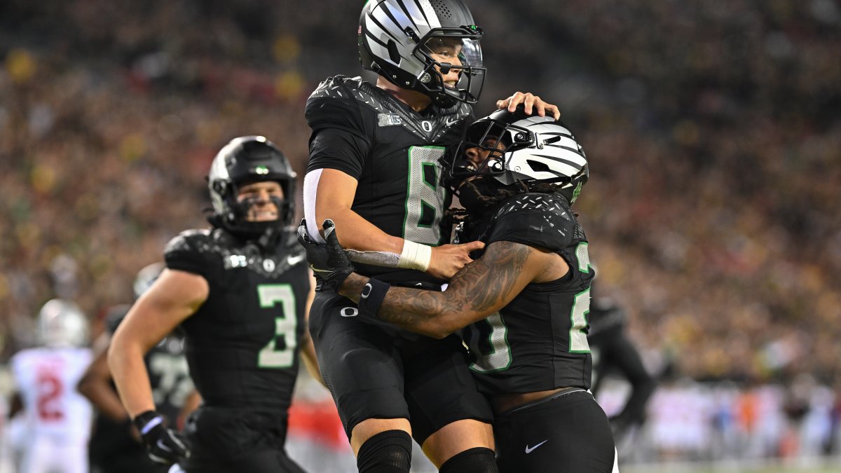 No. 3 Oregon beats No. 2 Ohio State in Big Ten showdown – NBC Sports ...