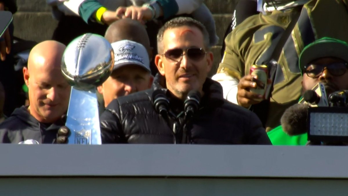 ‘I BLEED FOR THIS CITY’ — Howie shows off cut from beer can during ...