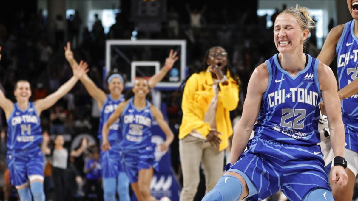 5 things to know about Courtney Vandersloot – NBC Sports Philadelphia