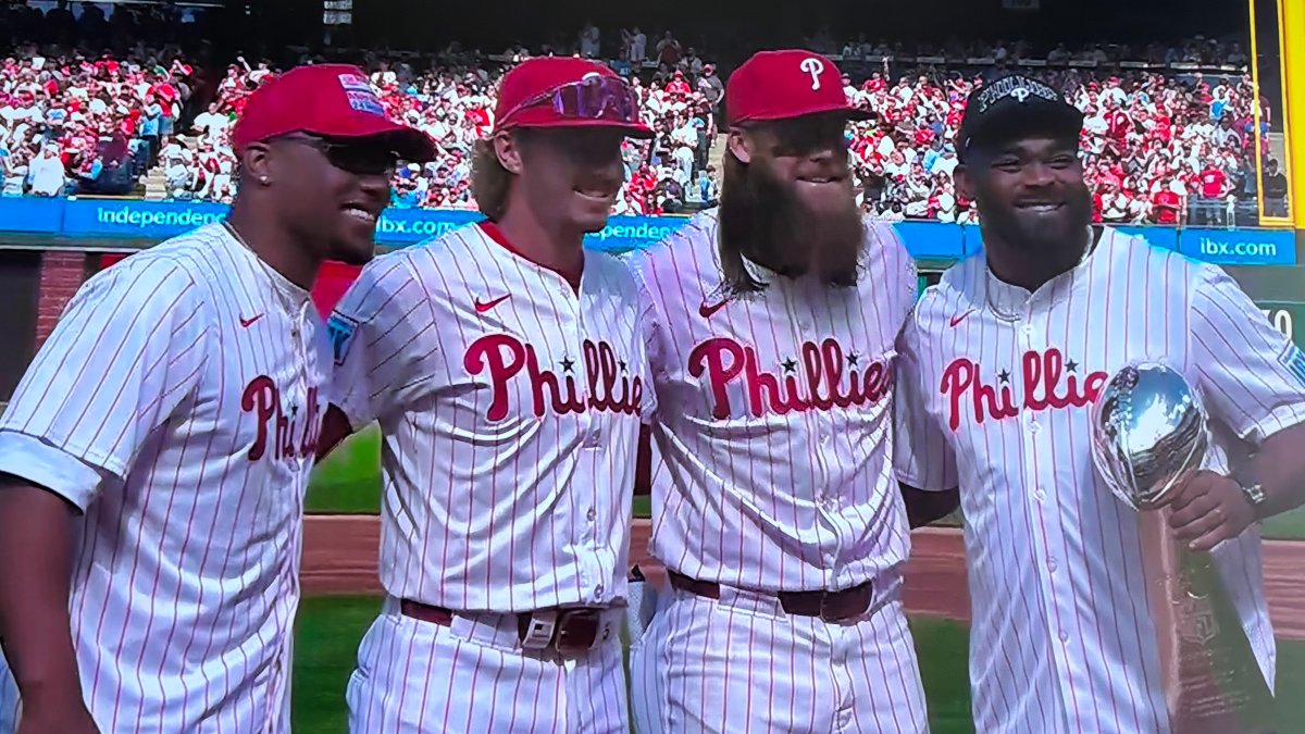 Eagles’ Graham, Barkley throw out Phillies first pitch – NBC Sports ...