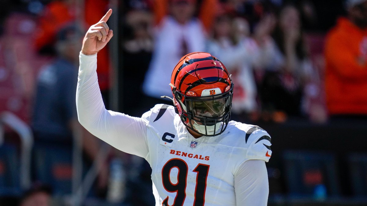 Ravens sign Trey Hendrickson after nixing Maxx Crosby trade – NBC ...