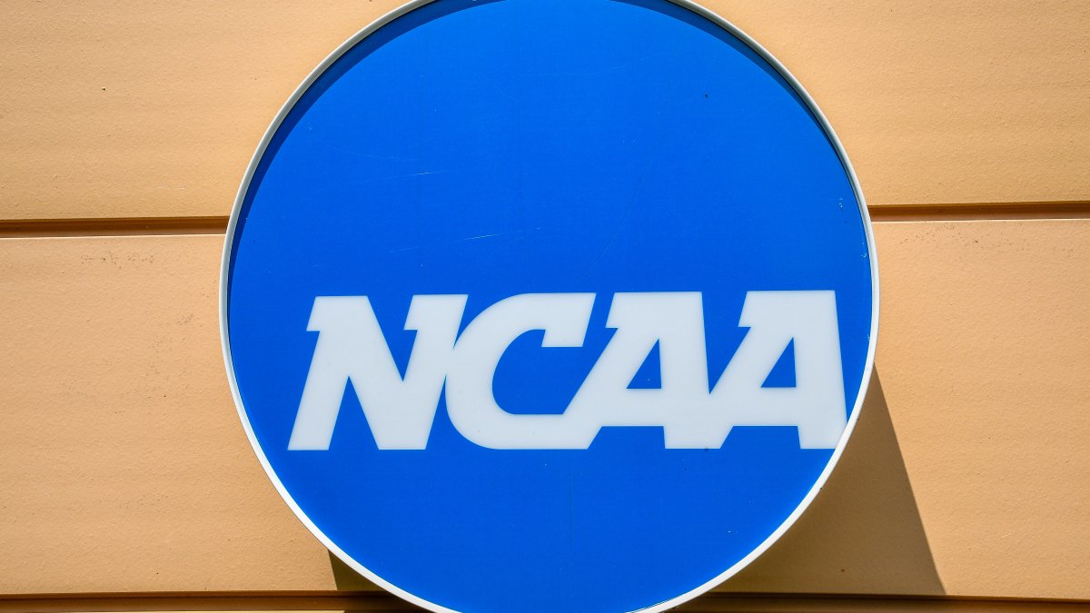 Man who recruited for NCAA point-shaving scheme pleads guilty – NBC ...
