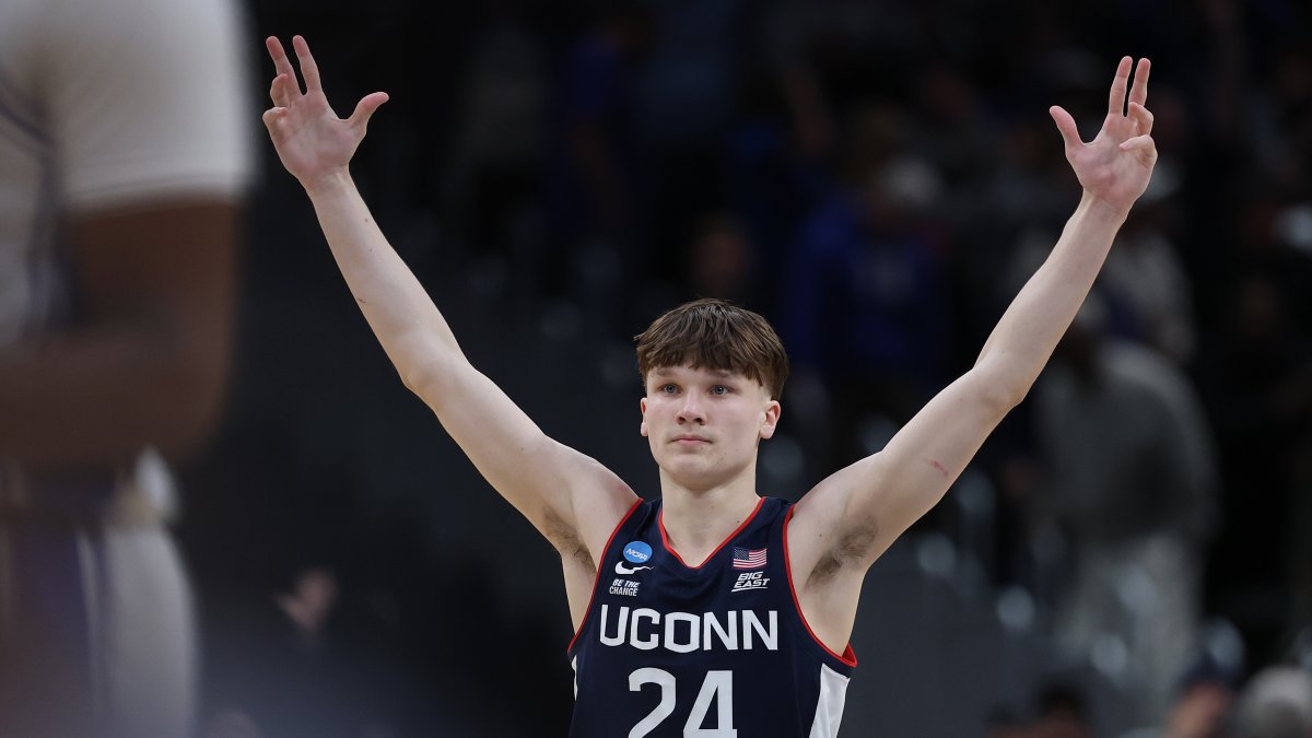 UConn stuns Duke on late 3 by Braylon Mullins to reach Final Four – NBC ...