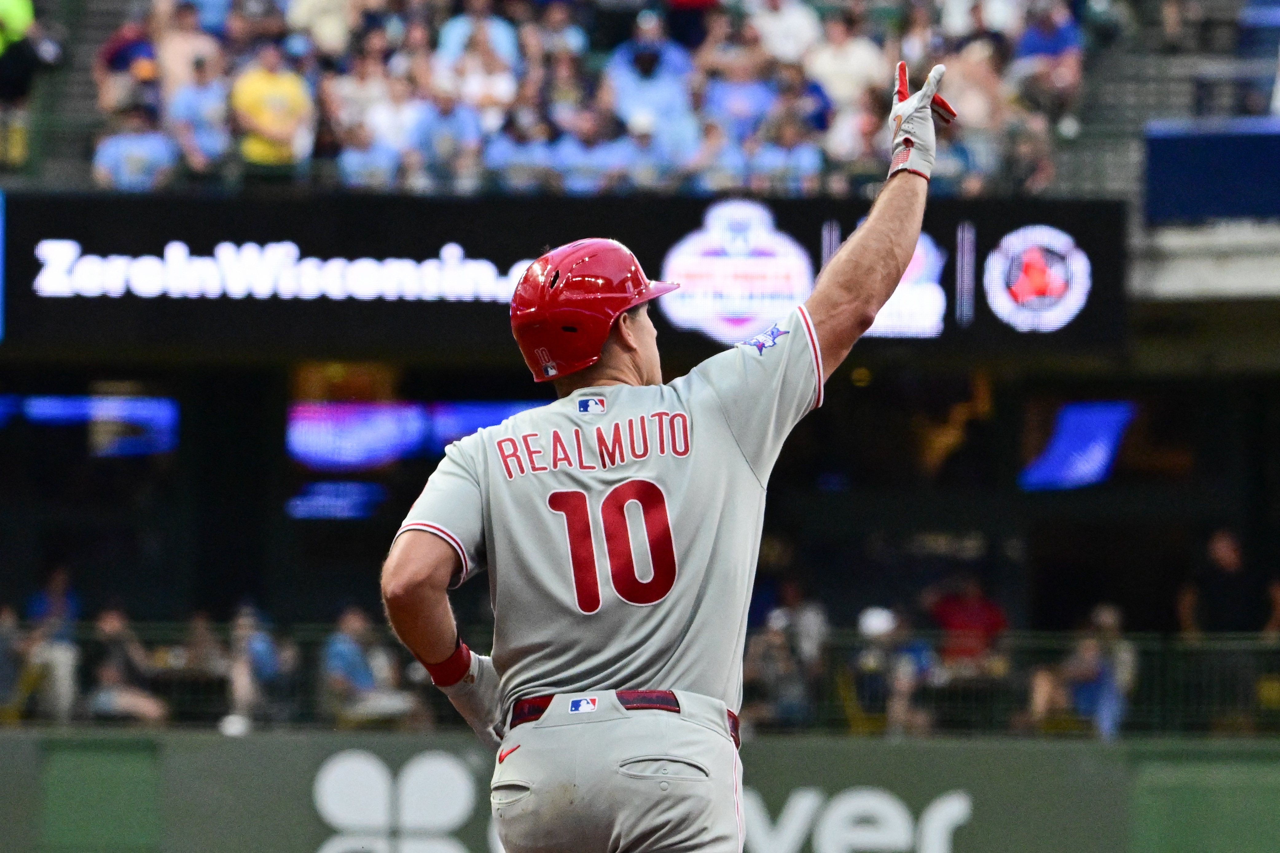 Phillies survive shaky late-inning bullpen work, win in Milwaukee – NBC ...