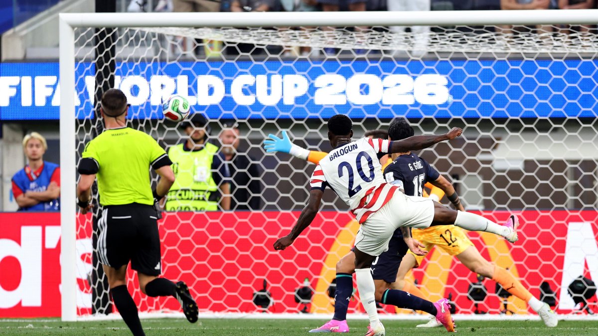 USMNT cruises to 4-1 win vs. Paraguay in World Cup opener – NBC Sports ...